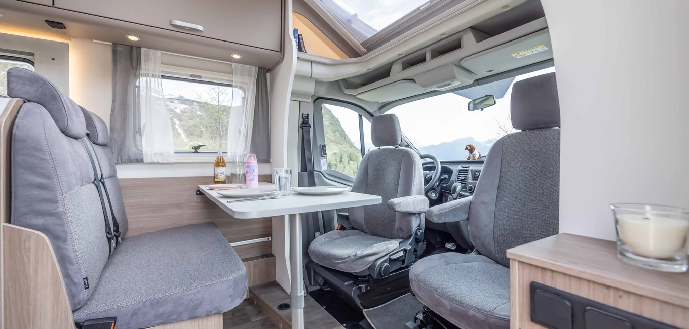 Carado T338 Semi-integrated motorhome